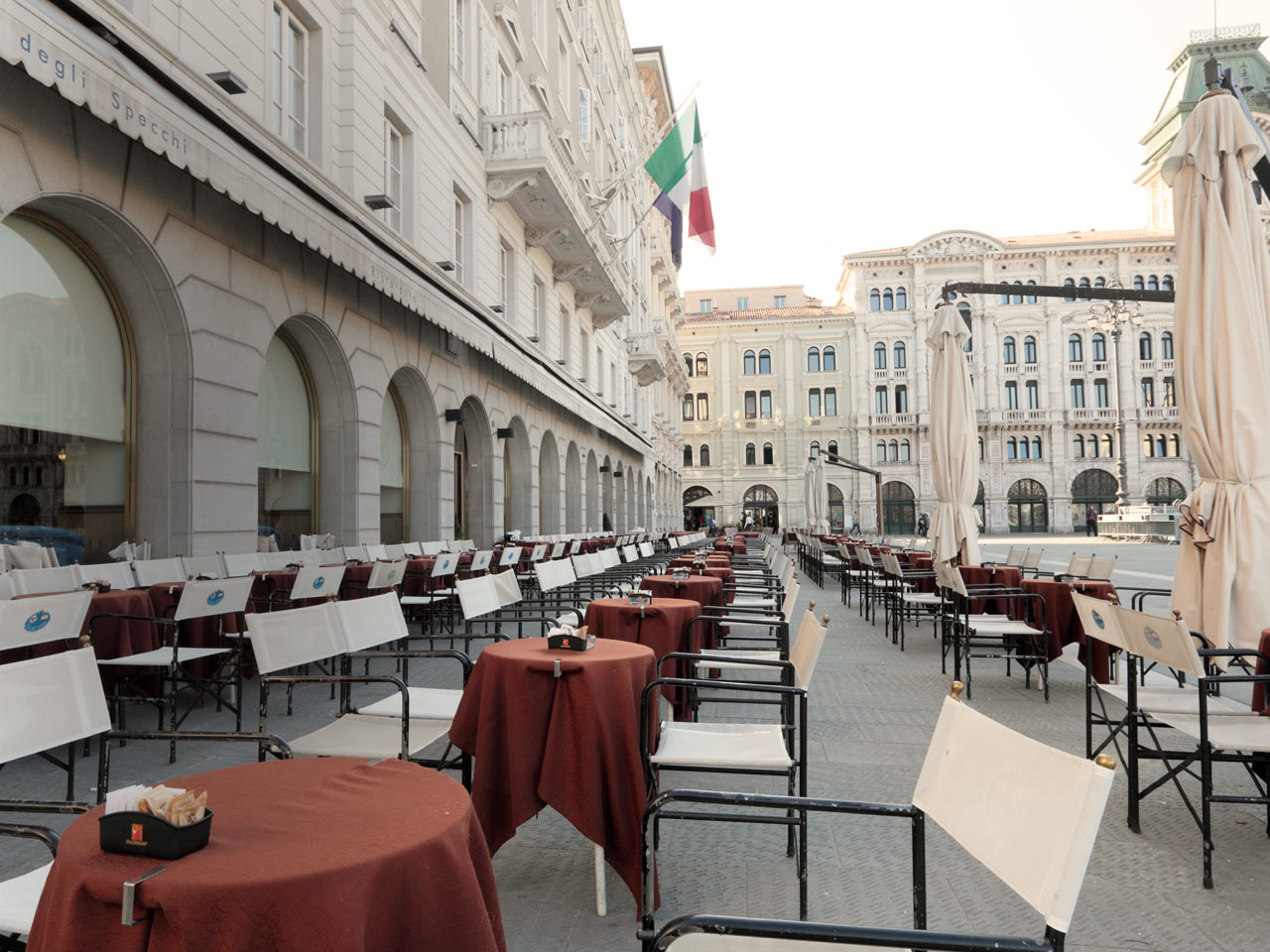 Una ruta por la historia y las cafeterías de Trieste, exponente de la ...